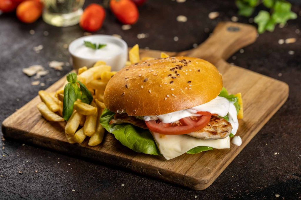 Grilled chicken burger menu – 400 g - Kebab & Doner House